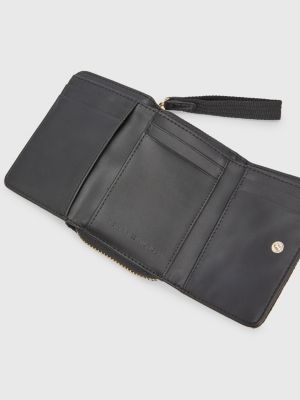 Medium Quilted Monogram Flap Wallet Black Tommy Hilfiger