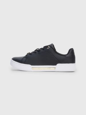 Sneaker Met Metalen Monogram Zwart Tommy Hilfiger