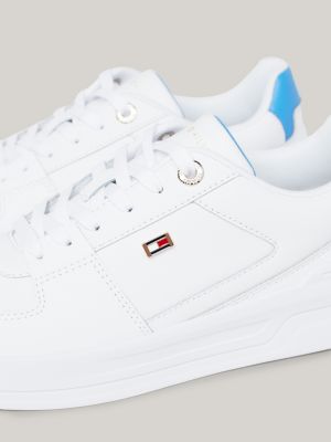 Low Top Basketball Sneaker Mit Emaille Flag Weiß Tommy Hilfiger