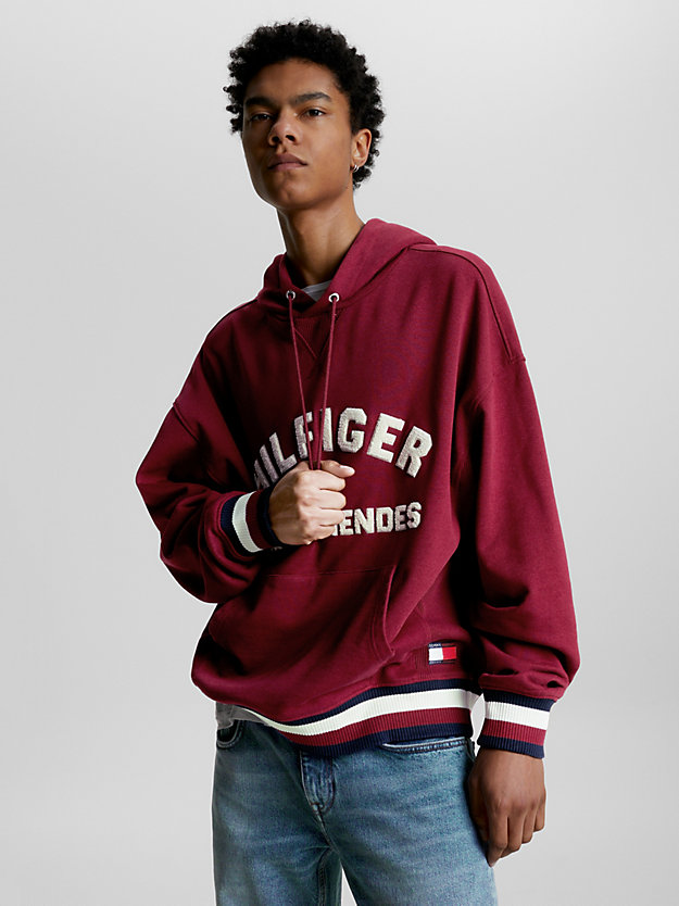 Tommy Hilfiger x Shawn Mendes Logo Hoody | RED | Tommy Hilfiger Tommy Hilfiger x Shawn Mendes Logo Hoody | RED | Tommy Hilfiger